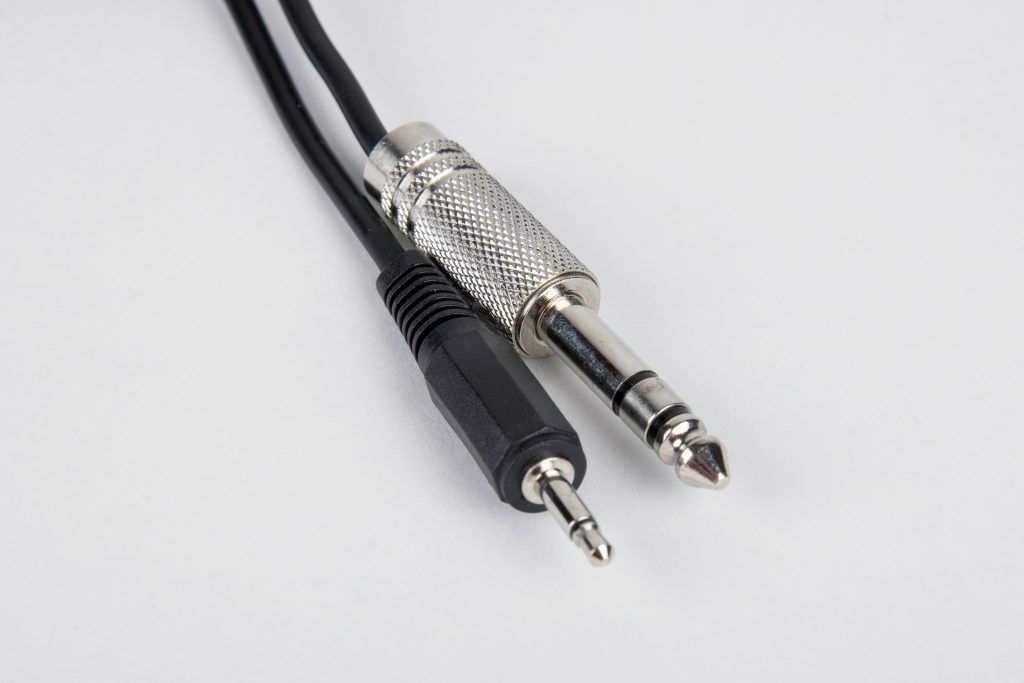 3.5mm mono jack to TIP of 6.35mm TRS jack (various lengths) - Kenton ...
